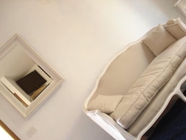 Roupa de alta qualidade, cofre no quarto, secretária, Wi-fi grátis