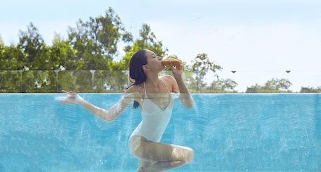 Piscina externa. COSI Samui Chaweng Beach