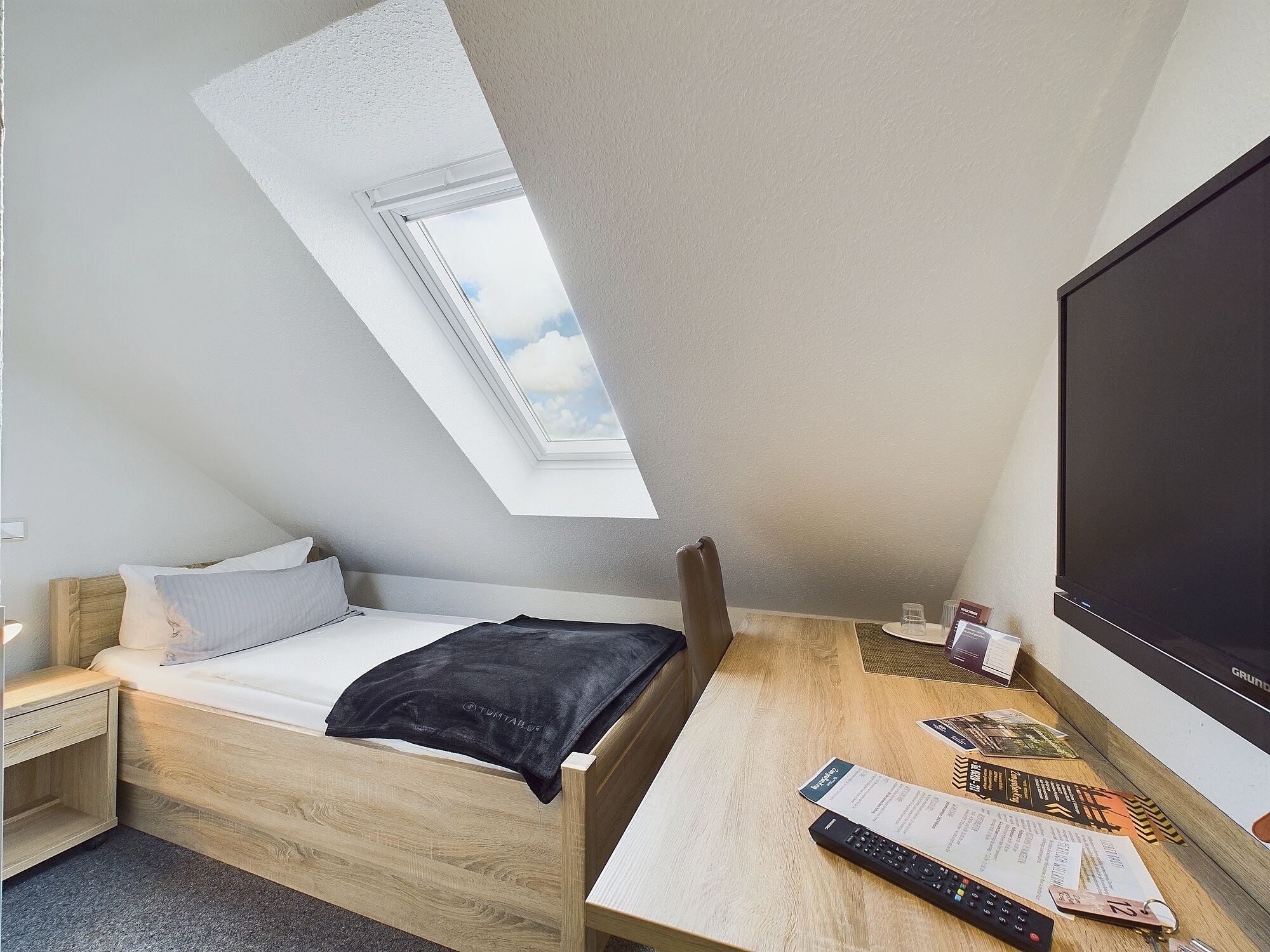 Roupa hipoalergénica, secretária, Wi-fi grátis 