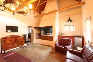 Casa de campo família, 3 quartos | Sala de estar | TV de tela plana