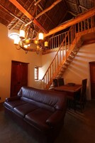 Casa de campo família, 3 quartos | Sala de estar | TV de tela plana