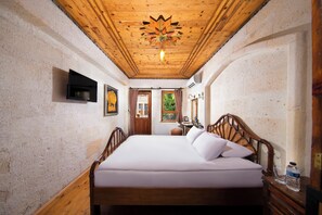 Damsa Standart Konak Room | Roupas de cama premium, edredons de pluma, frigobar, cofres nos quartos