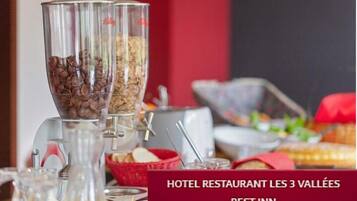 Café da manhã com buffet todos os dias mediante uma taxa