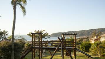 Área de recreio para crianças (ao ar livre)