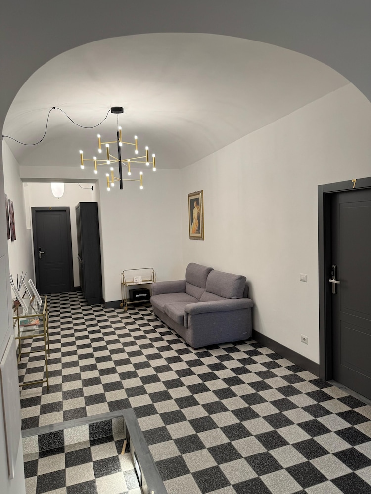 Santa Monica Townhouse - Vatican City