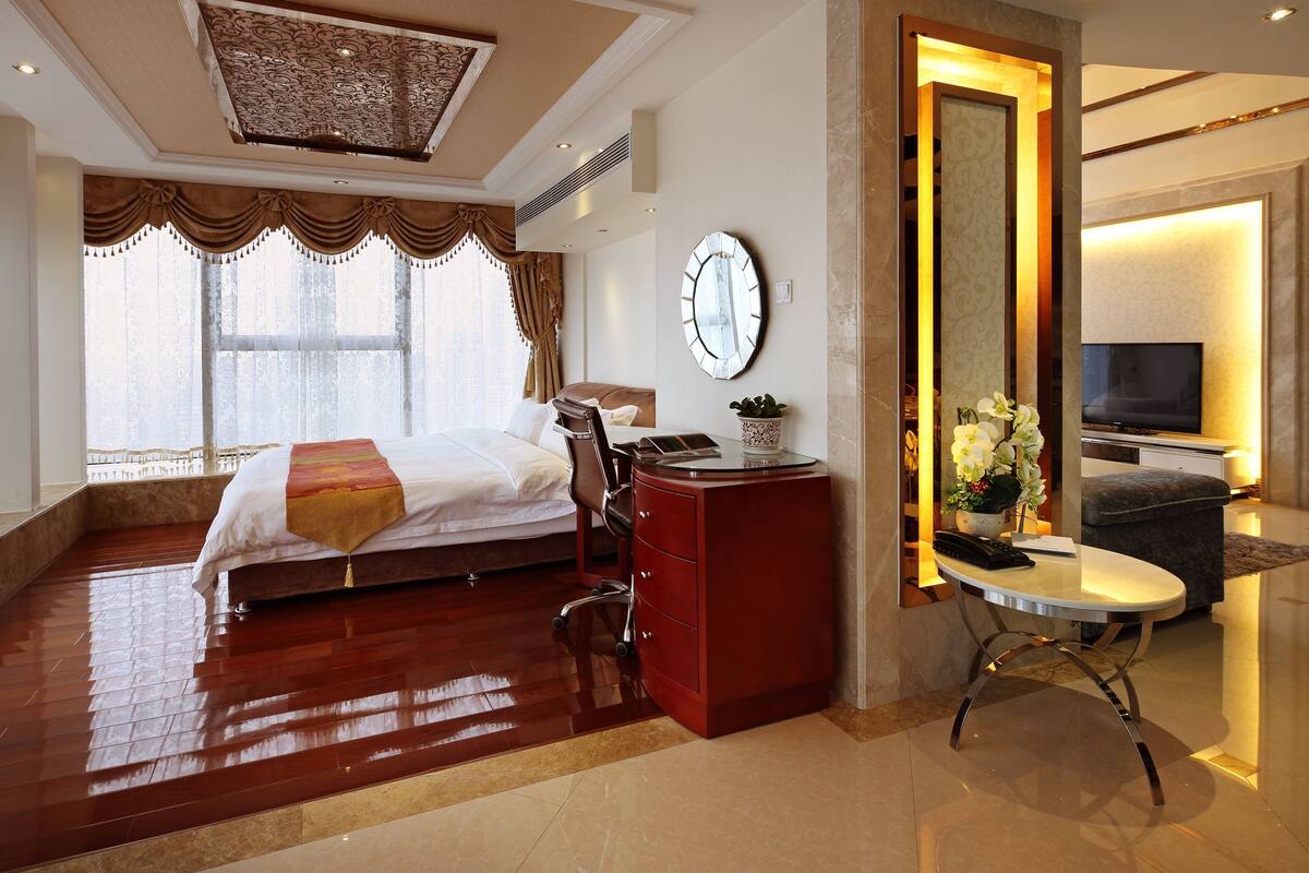Suite Premier, 3 quartos | Minibar, cofre no quarto, secretária, cortinas/cortinados opacos 