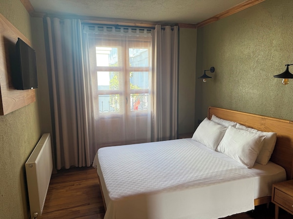 Bay Nihat Lale Otel - Ayvalık