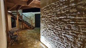 Chambre Double Deluxe, 1 grand lit, vue cour intérieure (les 5 ruches) | Terraço/pátio