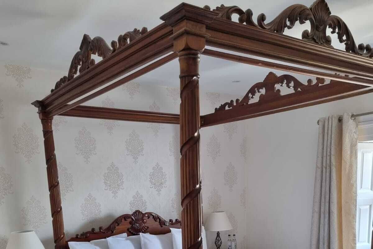 Quarto Clássico com Cama de Casal | Secretária, ferro/tábua de engomar, Wi-fi grátis