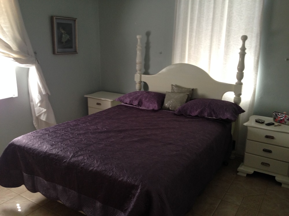 A Private Cottage Just Steps Away From The Beach And Hip Strip - Montego Bay