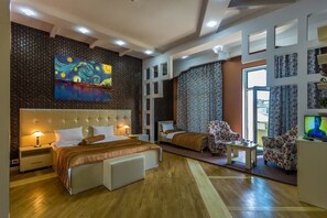 Quarto casal ou duplo standard | Frigobar, escrivaninha, ferros/tábuas de passar roupa, Wi-Fi de cortesia