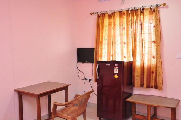 Castelinhos' Home Away From Home - Anjuna