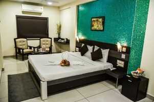 Quarto Duplo Executivo, 1 cama king-size | Cofre no quarto, secretária, quartos insonorizados 