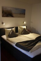 Quarto casal empresarial | Escrivaninha, quartos à prova de som, berços (sobretaxa)