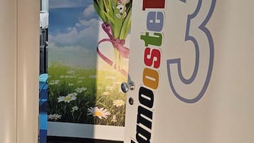 Dormitório compartilhado, somente para mulheres | Frigobar, quartos à prova de som, Wi-Fi de cortesia
