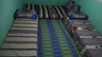 Quarto Triplo | Cortinas/cortinados opacos, camas desdobráveis