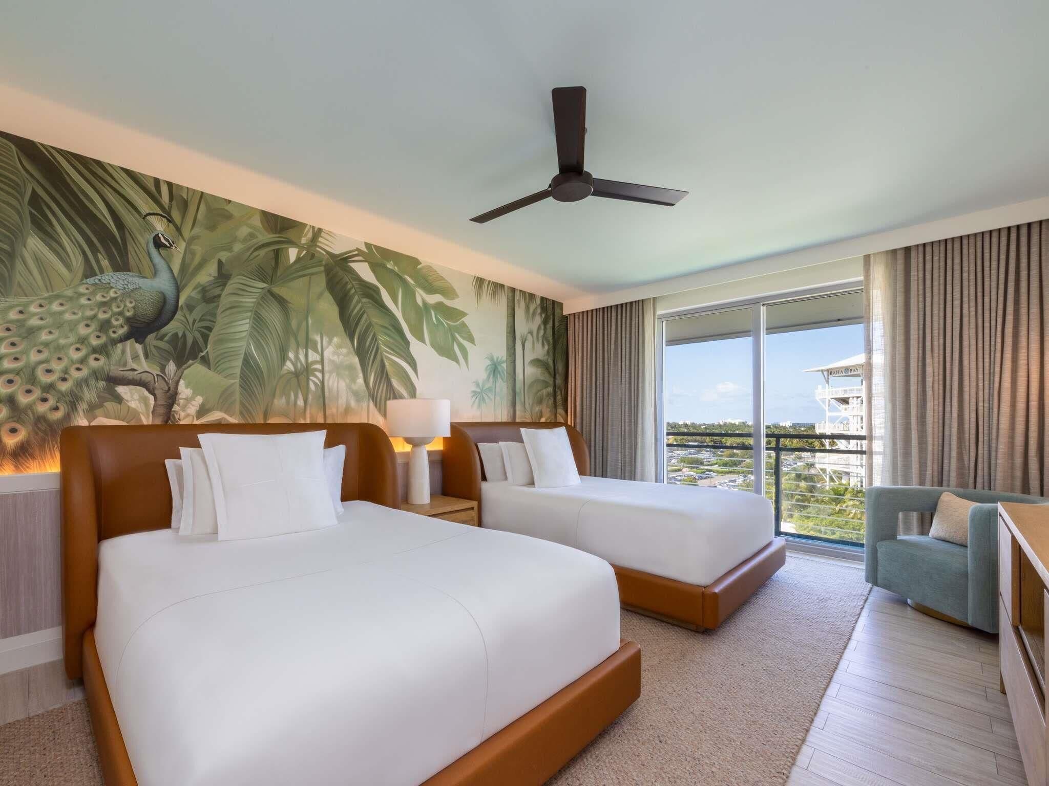Quarto, 2 camas queen-size, vista para o oceano | Lençóis de algodão egípcio, roupa de alta qualidade, edredões de penas 