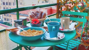 Minibar, secretária, Wi-fi grátis, roupa de cama fornecida