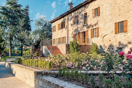 Exterior. Borgo Cadonega Relais & SPA