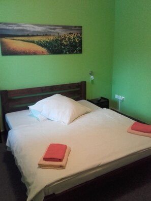 Quarto Quádruplo | Cortinas/cortinados opacos, ferro/tábua de engomar 