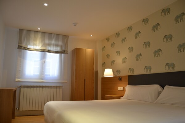 Deniké Hostal Grupo Atalaia - Santiago de Compostela