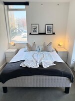 Quarto Duplo Standard | Secretária, cortinas/cortinados opacos, Wi-fi grátis 