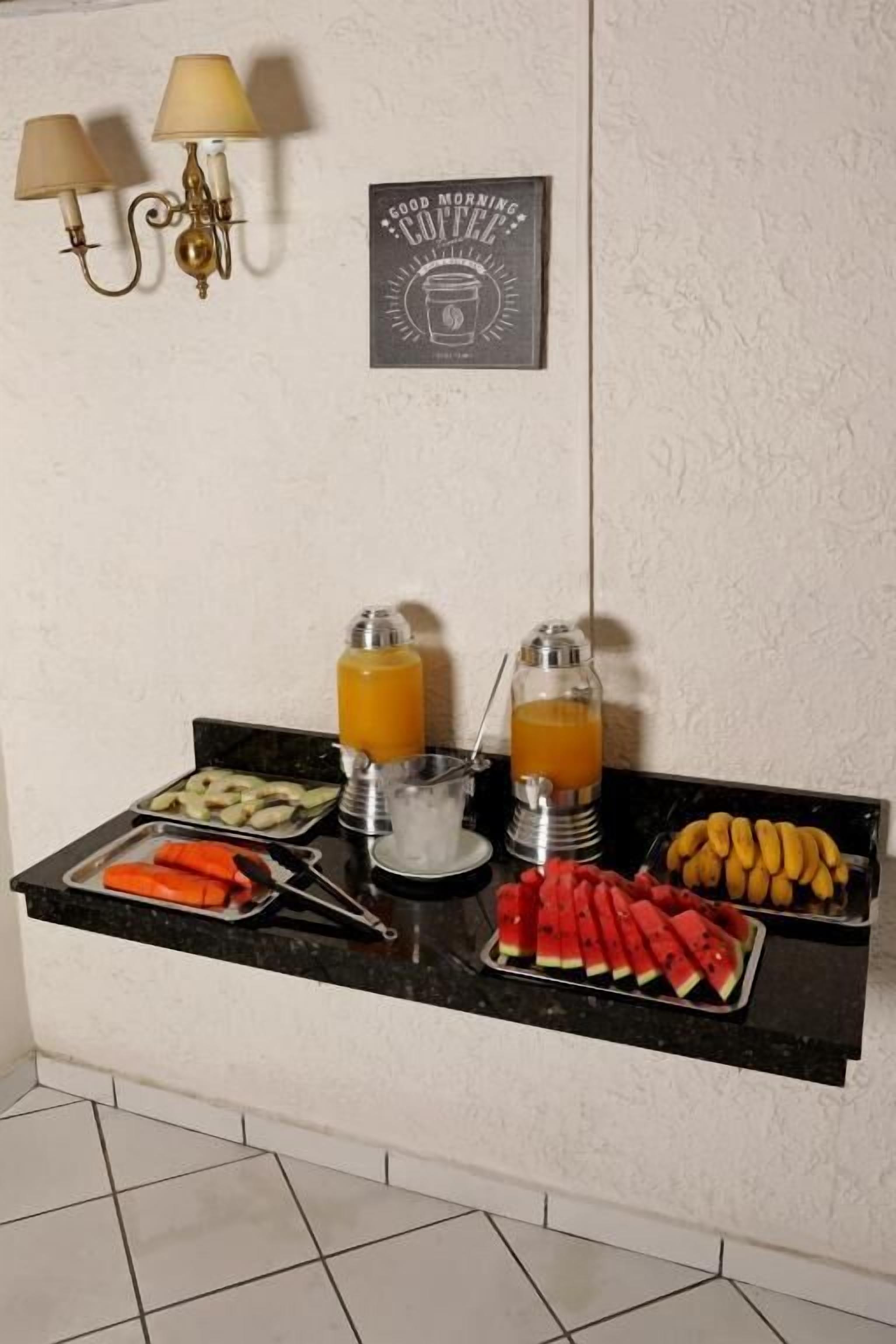 Pequeno-almoço tipo buffet diário incluído 