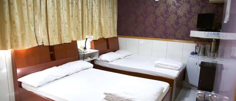 Quarto quádruplo | Cortinas blackout, quartos à prova de som, Wi-Fi de cortesia