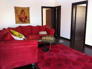Casa Familiar, várias camas, 2 casas de banho, junto à praia (Beautiful furnished house) | Sala de estar