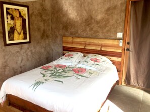 Quarto Individual Comfort, várias camas, acessível, casa de banho privativa (Jardin) | Secretária, ferro/tábua de engomar, Wi-fi grátis 