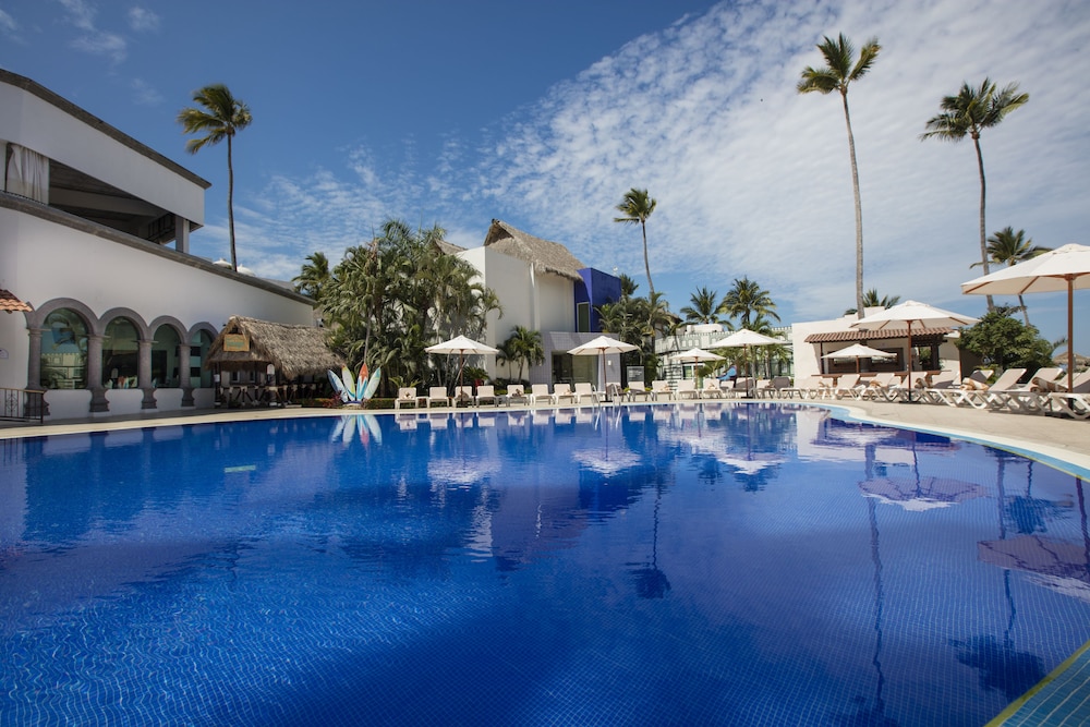 Crown Paradise Golden Resort Puerto Vallarta - reviews,open hours,photo ...