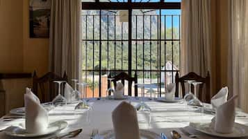 Café da manhã, almoço e jantar