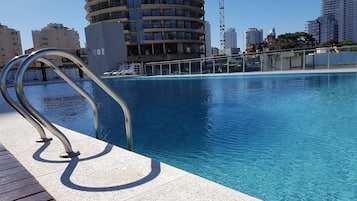 Piscina exterior sazonal