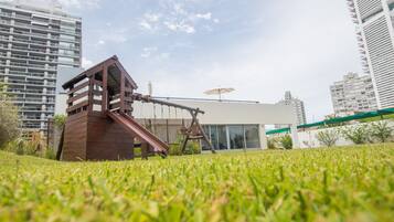 Área de recreio para crianças (ao ar livre)