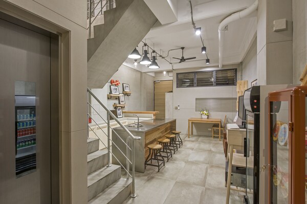 圈叉行旅 - 鹽埕區