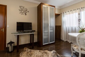 Suite Familiar, banheira de hidromassagem (King) | Roupa de alta qualidade, minibar, cofre no quarto 