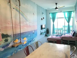 Apartamento Design, 2 quartos, não fumadores | Sala de estar | Televisor LED de 36 polegadas com canais via satélite, televisor 