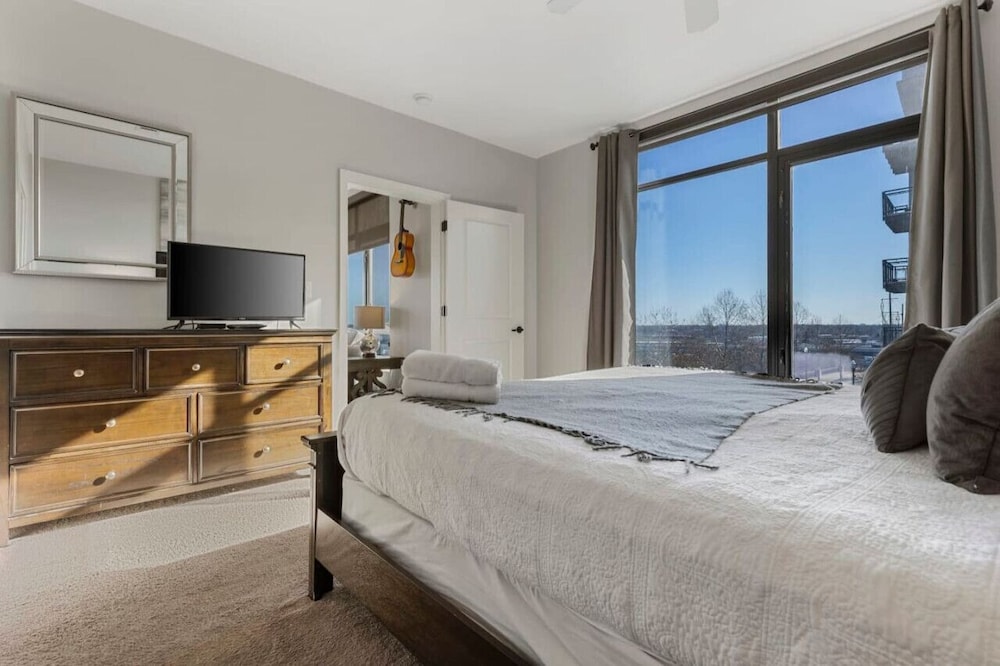 Centro De Lujo En La Esquina De La Unidad Con 2 Camas, 2 Baños, Vistas A La Ciudad Y Al Río, N. ° 211 - Nashville, TN