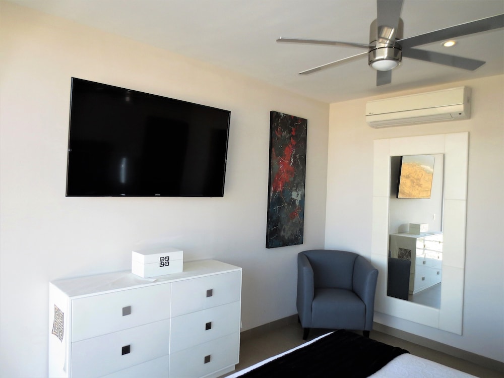 Top Shelf Lujoso Condo Pedregal - Diseñado Profesionalmente Para La Paz Y Comodidad - Cabo San Lucas