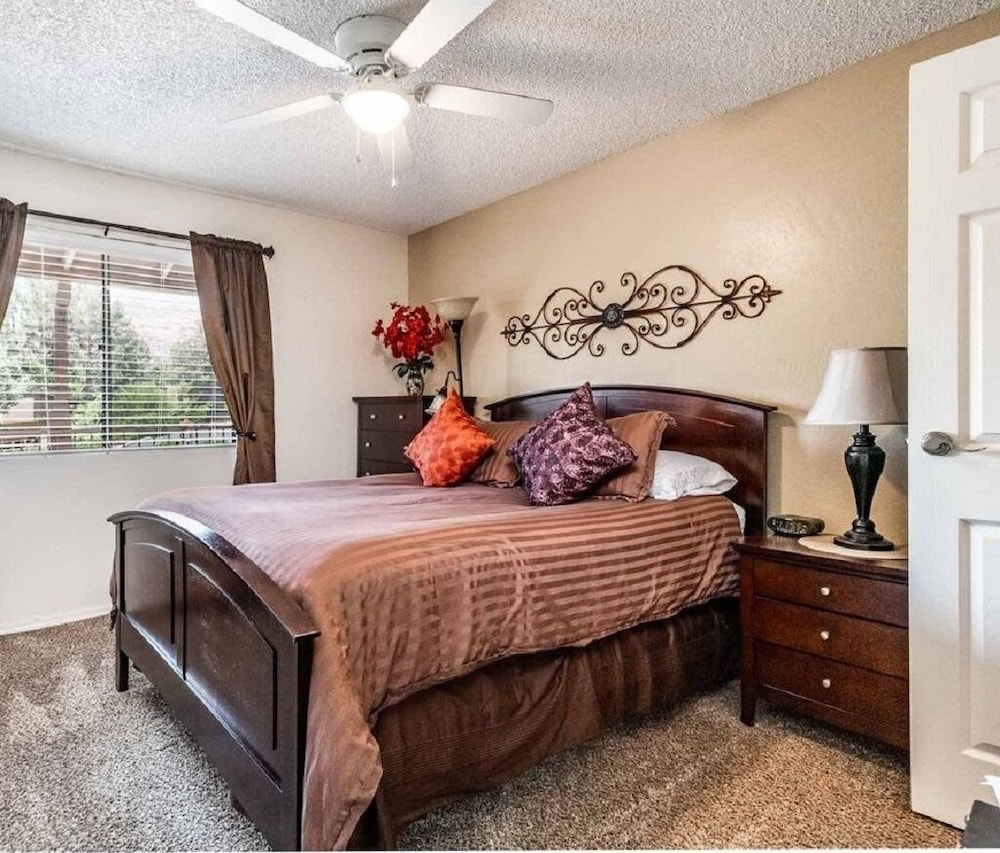 Stairway To Heaven, 2 Min To Pool, Ev 2nd Level Charger On Site! - Arizona