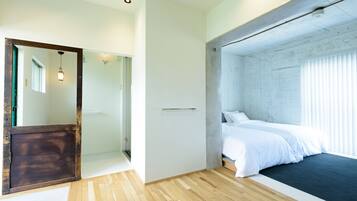 Quarto Twin | 1 quarto, com decoração personalizada, com mobília individualizada