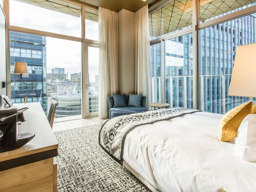 Quarto Duplo Superior, 1 cama king-size, não fumadores, varanda | Roupa de alta qualidade, cofre no quarto, secretária