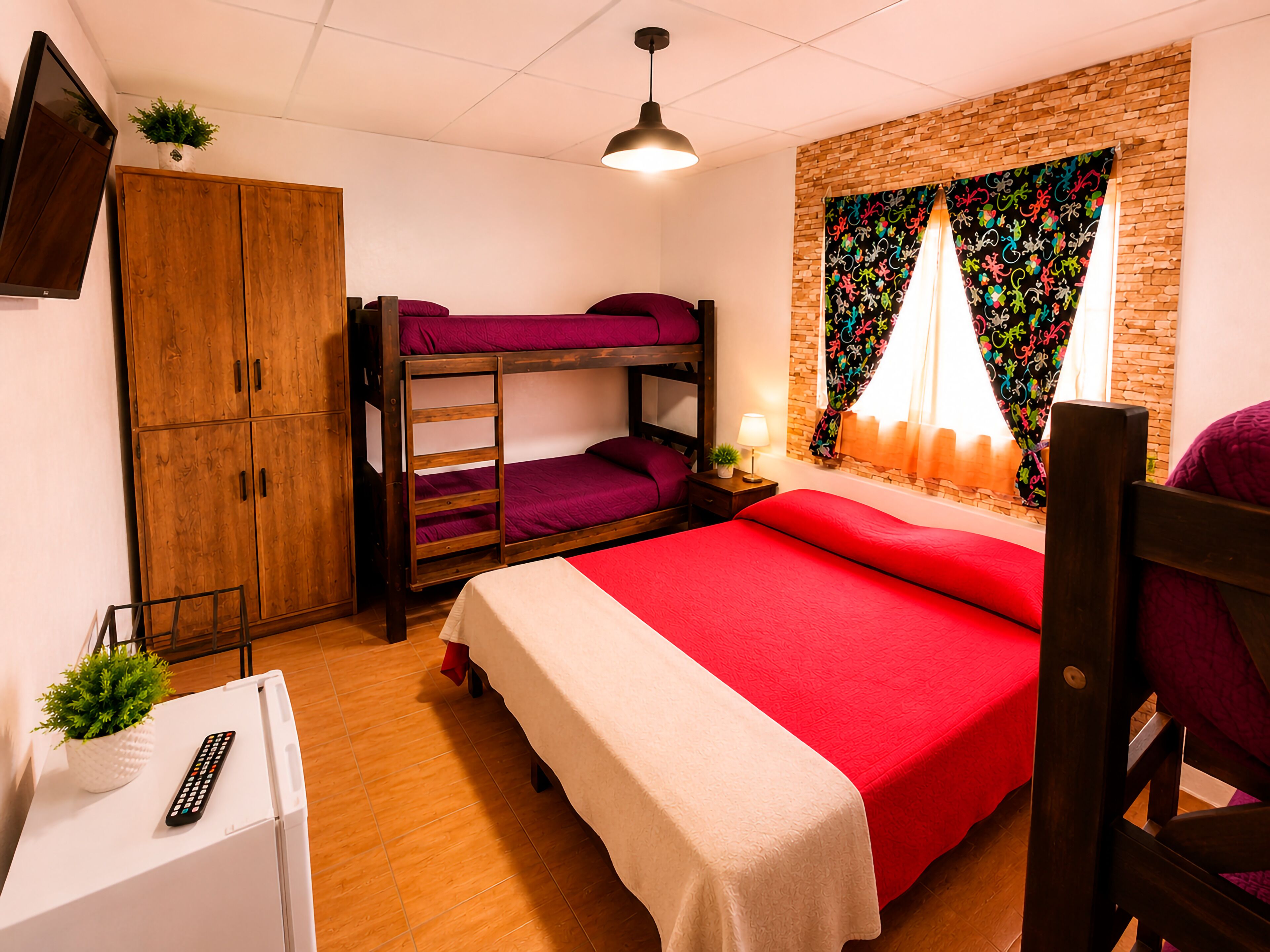 Quarto Standard | Com mobília individualizada, Wi-fi grátis, roupa de cama fornecida 