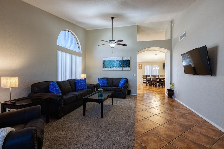 Westgate Vacation Rental/walk To State Farm Stadium/relax In Spa!! - 格蘭岱爾