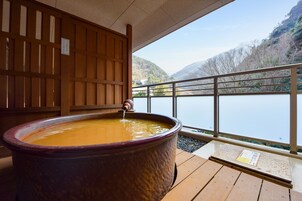 Quarto luxo, 2 quartos, para não fumantes, banheira (Tatami Area, Open-air Bath,D) | Edredons de pluma, individualmente decorados, escrivaninha