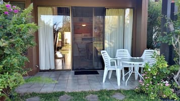 Apartamento em Condomínio Fechado, 2 quartos | Varanda