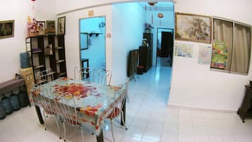 Casa, 4 quartos | Refeições no quarto