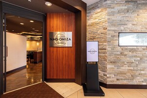 Pequeno-almoço tipo buffet diário mediante uma taxa