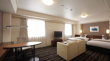 Quarto Twin Deluxe, não fumadores | Secretária, secretária adequada para computadores portáteis