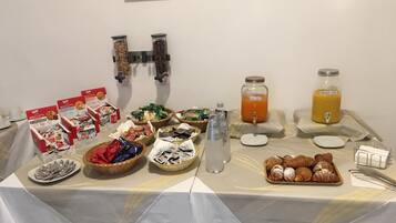 Pequeno-almoço tipo buffet diário incluído